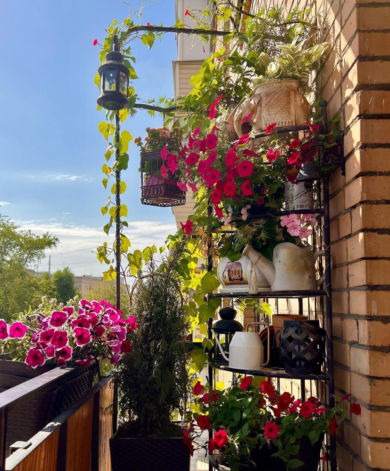 Small balcony: design ideas and the most beautiful examples